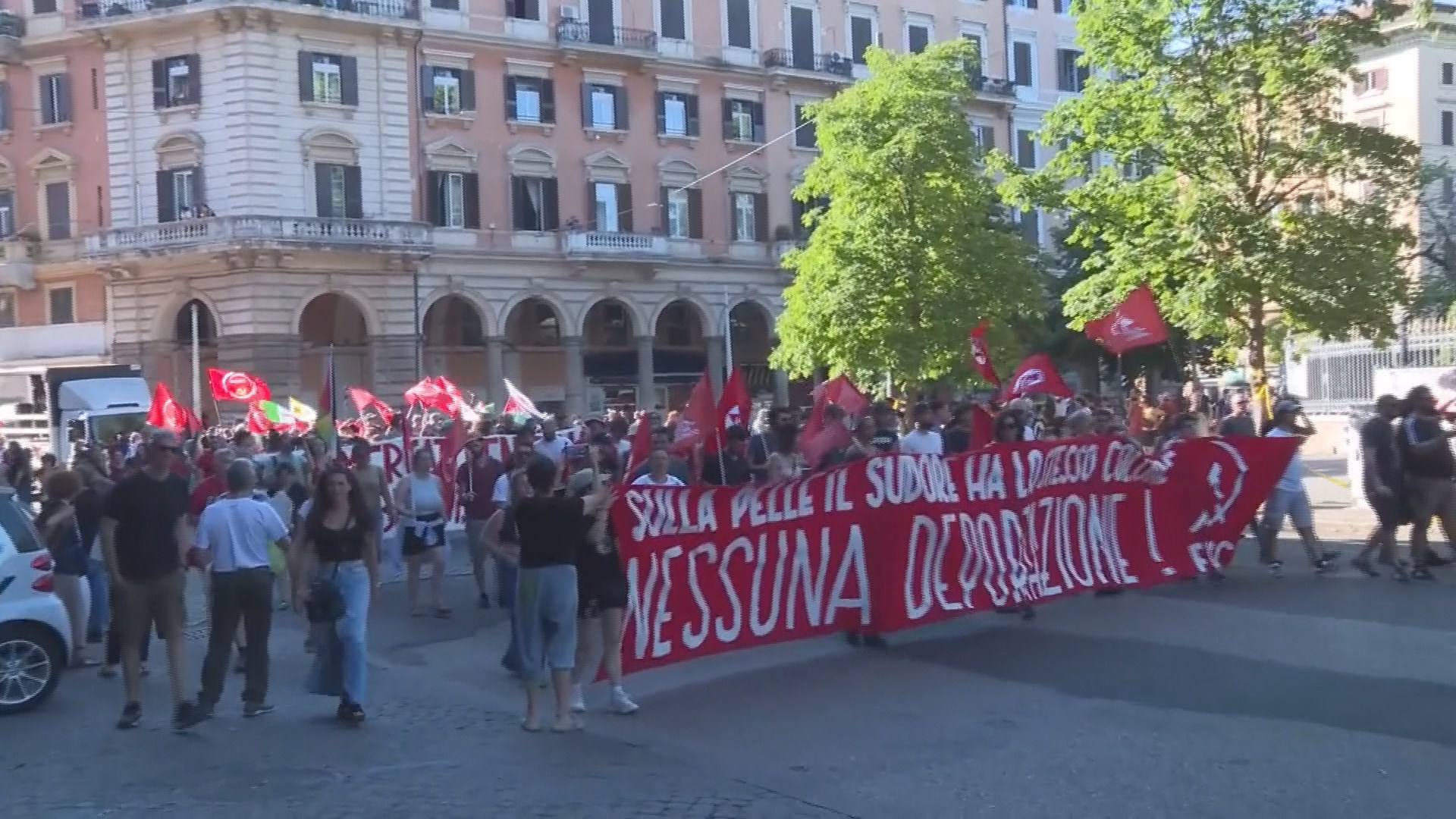 Anti-immigration initiative triggers protest in Rome | 無綫新聞 TVB News